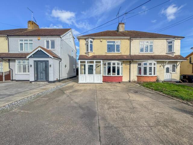 4 Bedroom House Rochford Essex LS100366171