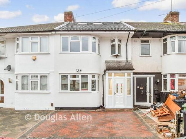 4 Bedroom House Romford Essex 98903617
