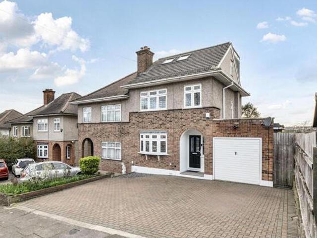 4 Bedroom House Romford Greater London 101931441