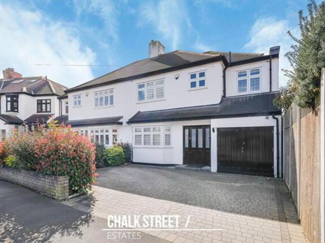 4 Bedroom House Romford Greater London 101351998