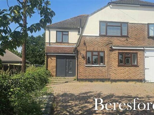 4 Bedroom House Romford Greater London LS99029089