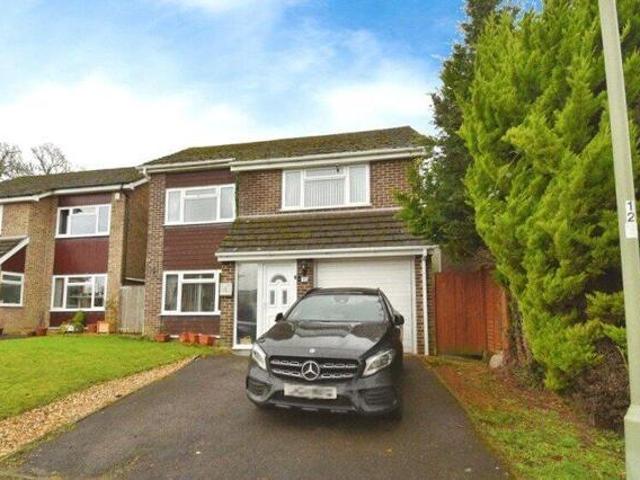 4 Bedroom House Romsey Romsey LS99054663