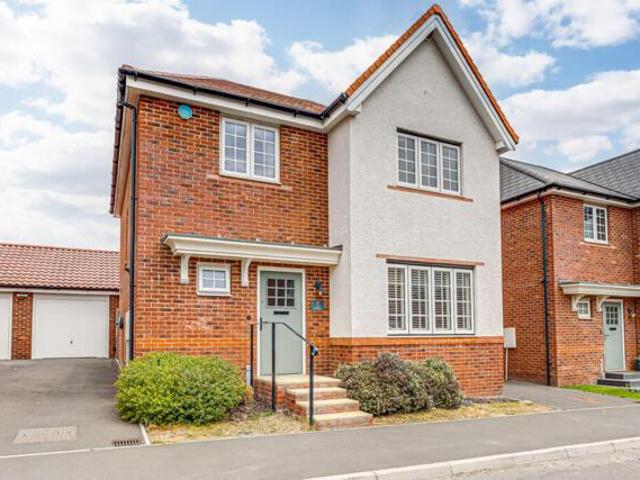4 Bedroom House Rayleigh Essex 99029535