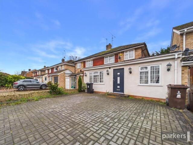 4 Bedroom House Reading Wokingham LS100426240