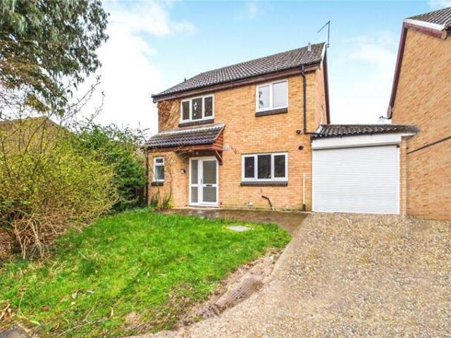4 Bedroom House Reading Berkshire 88990708