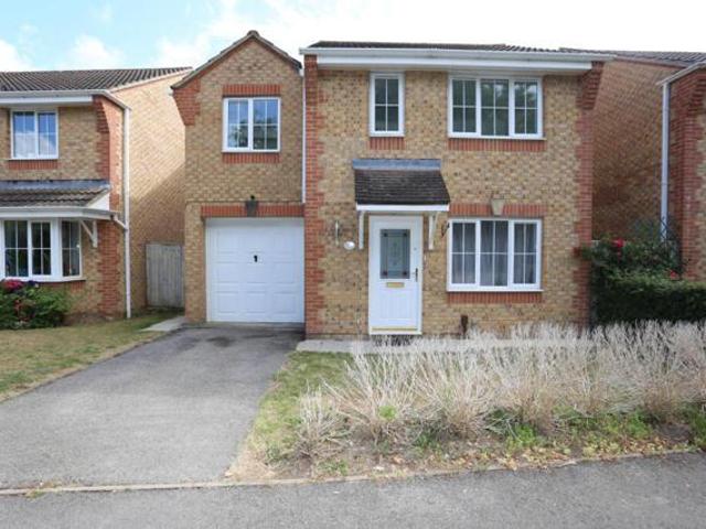 4 Bedroom House Reading Berkshire LS100914576