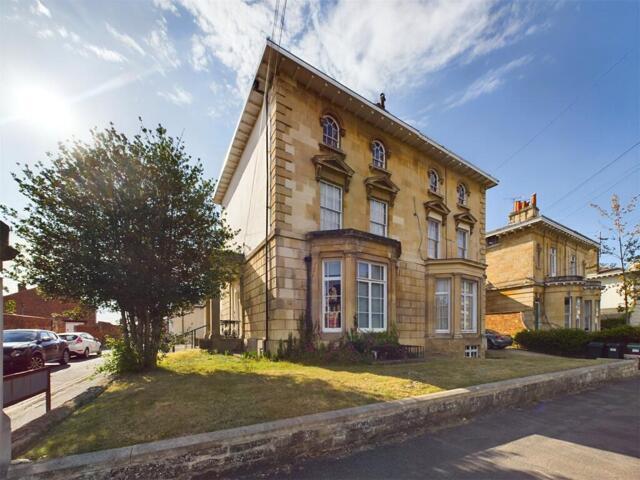 4 Bedroom House Reading Reading 99523660