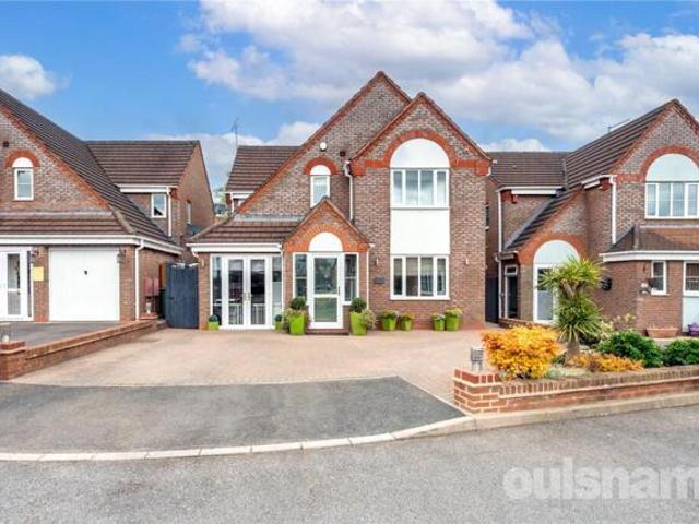4 Bedroom House Redditch Worcestershire 99571906