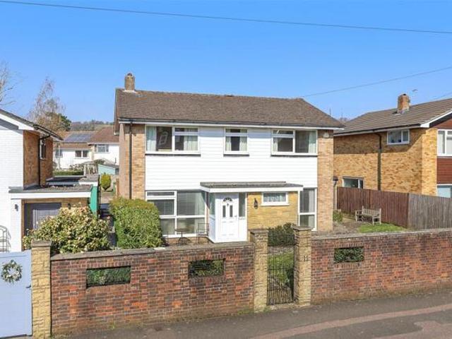4 Bedroom House Reigate Surrey LS101676157