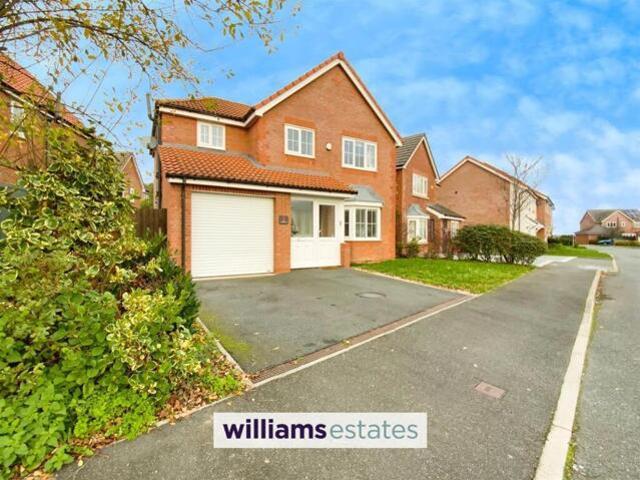 4 Bedroom House Rhyl Denbighshire LS98903805
