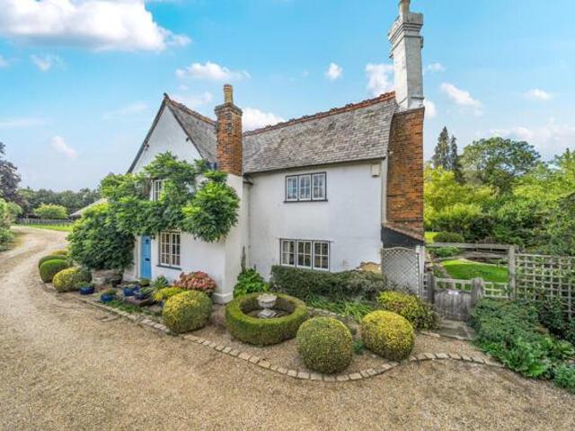 4 Bedroom House Rickmansworth Hertfordshire LS101199866