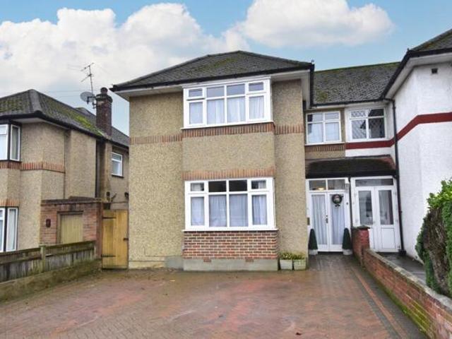 4 Bedroom House Rickmansworth Hertfordshire LS99054730