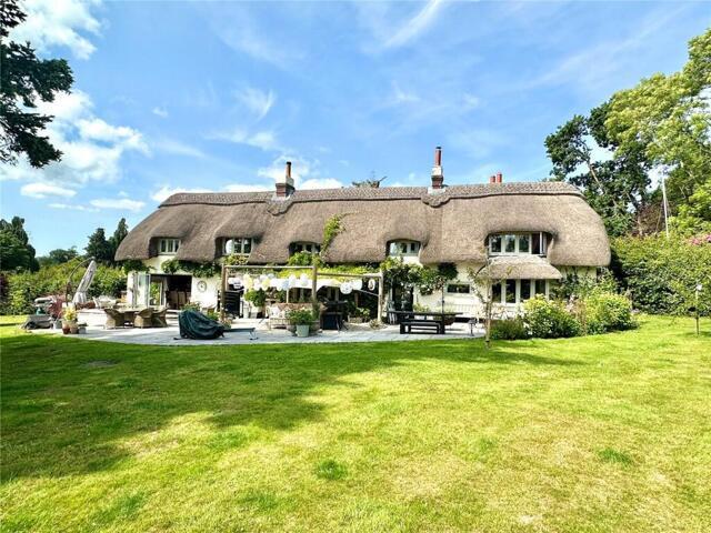 4 Bedroom House Ringwood Hampshire LS99029299