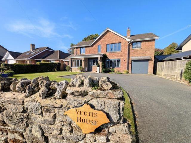 4 Bedroom House Ryde Isle Of Wight LS100614986