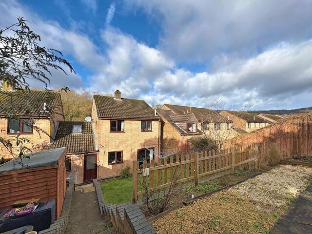 4 Bedroom House Wotton Under Edge Gloucestershire LS99344715