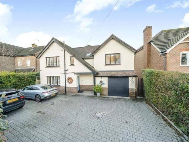 4 Bedroom House Woking Surrey 100614841