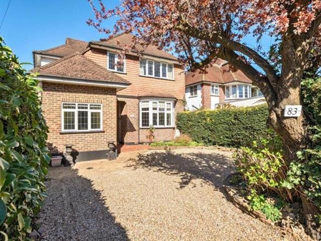 4 Bedroom House Woking Surrey 101678126
