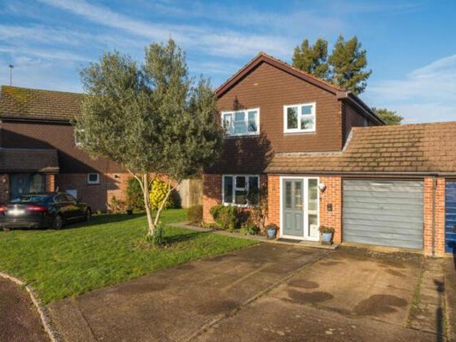 4 Bedroom House Wokingham Berkshire 101674842