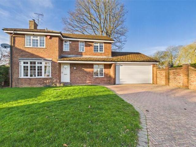 4 Bedroom House Wokingham Wokingham 101316485