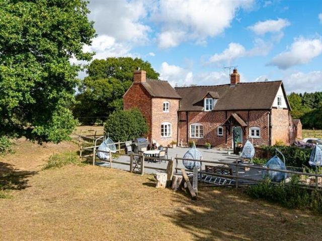 4 Bedroom House Wolverhampton Staffordshire LS98649020
