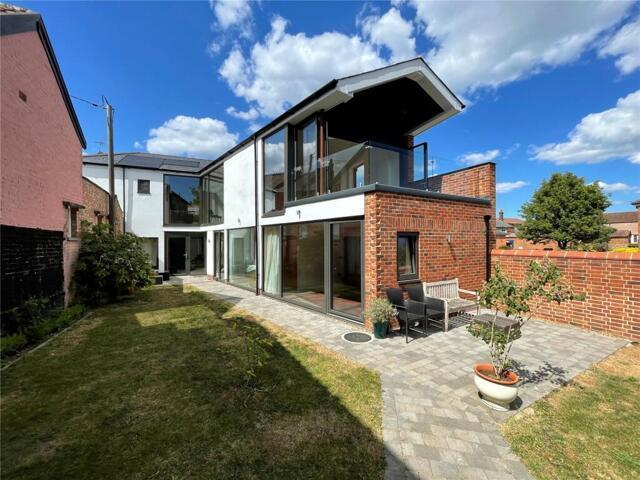 4 Bedroom House Woodbridge Suffolk LS98296990
