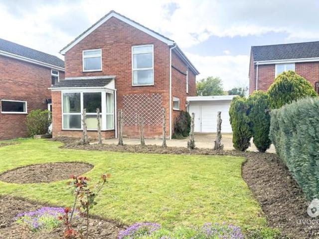 4 Bedroom House Woodley Wokingham 101891974
