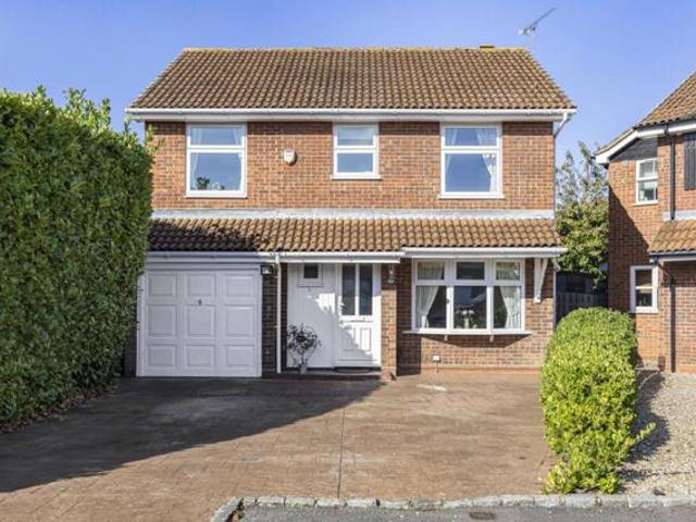 4 Bedroom House Woodley Wokingham LS99895154