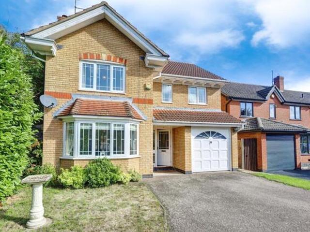 4 Bedroom House Wootton Northamptonshire LS101675636