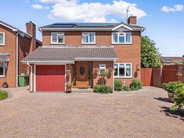 4 Bedroom House Worcester Worcestershire LS100132168