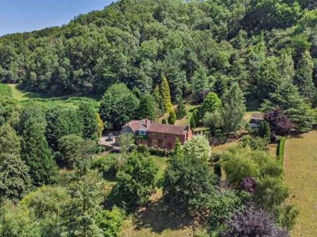 4 Bedroom House Worcester Worcestershire LS99688668