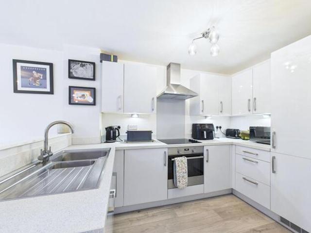 4 Bedroom House Worksop Nottinghamshire LS101231833