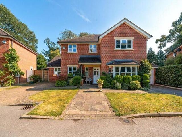 4 Bedroom House Watford Hertfordshire LS101168298