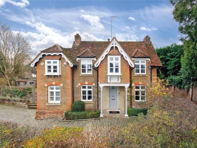 4 Bedroom House Watford Hertfordshire LS98503922