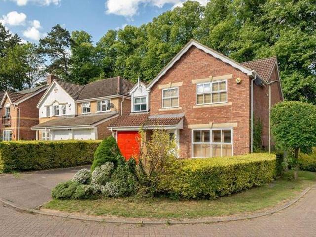 4 Bedroom House Watford Hertfordshire LS98864338