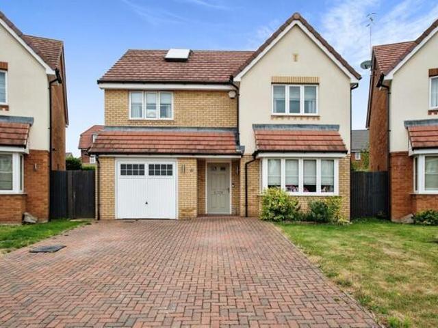 4 Bedroom House Watford Hertfordshire LS98903817