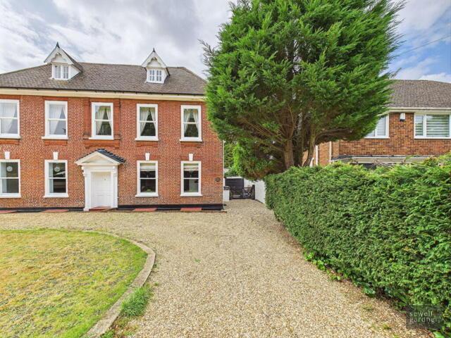 4 Bedroom House Watford Hertfordshire LS99315325