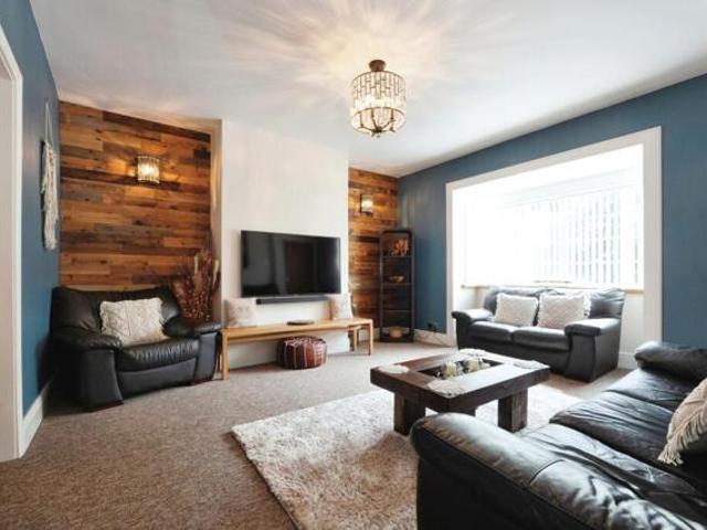 4 Bedroom House Wakefield Leeds LS100158580