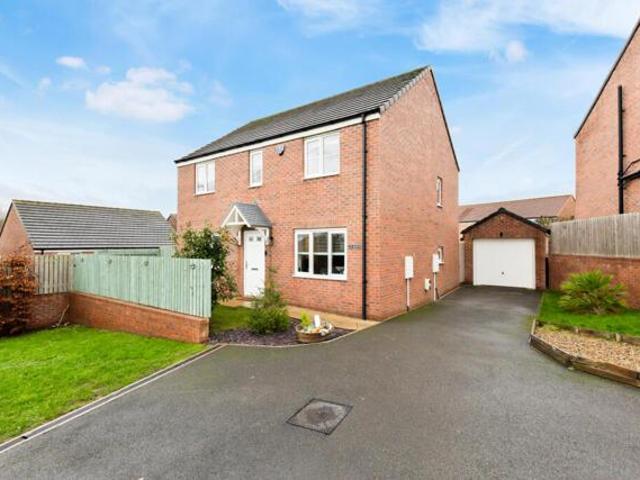 4 Bedroom House Wakefield Wakefield 98119260