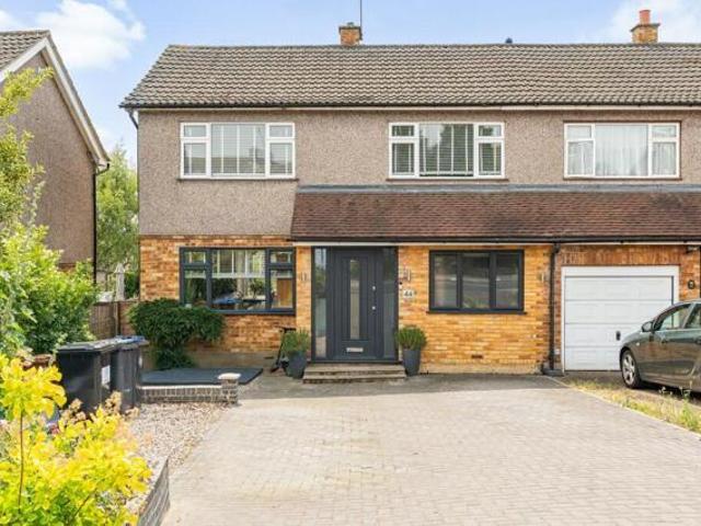 4 Bedroom House Ware Hertfordshire LS100786876