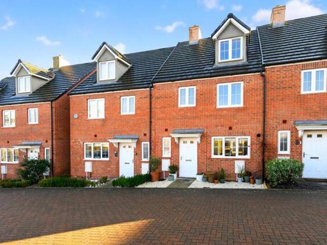 4 Bedroom House Ware Hertfordshire 99161593