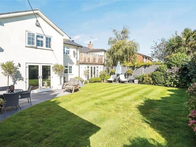 4 Bedroom House Warfield Berkshire LS100313634