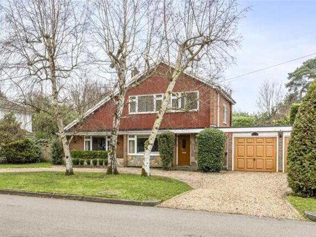 4 Bedroom House Weybridge Surrey LS100398174