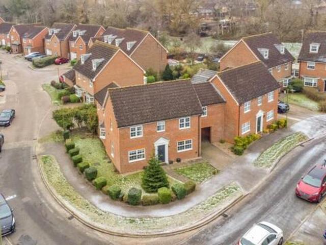 4 Bedroom House Welwyn Garden City Hertfordshire LS98800829