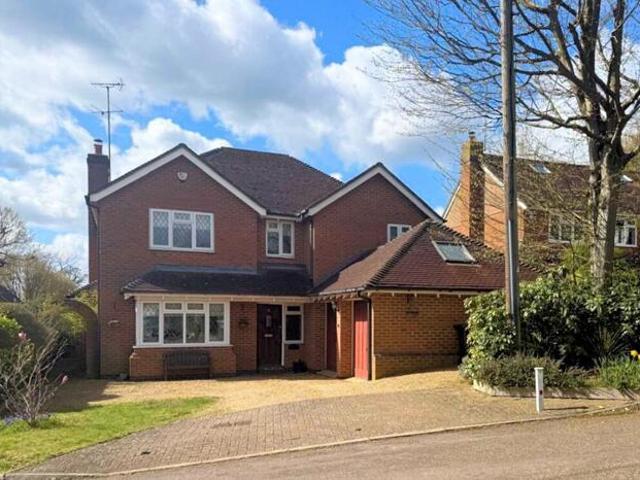 4 Bedroom House Welwyn Hertfordshire LS101892044