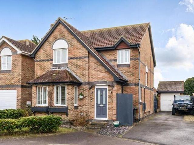4 Bedroom House West Sussex West Sussex LS99986524