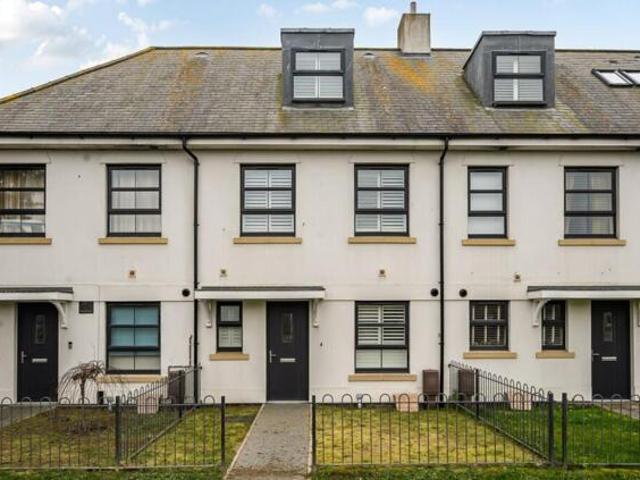4 Bedroom House West Sussex West Sussex LS100854938