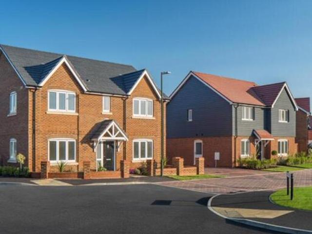 4 Bedroom House West Sussex West Sussex LS101892112