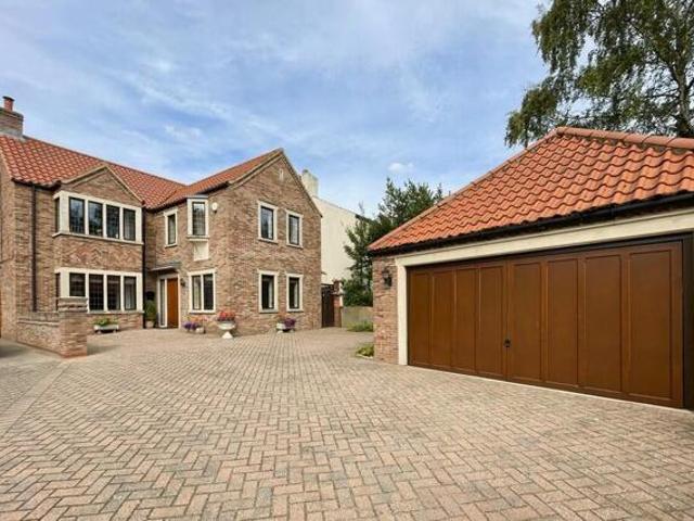 4 Bedroom House Westwoodside Westwoodside 98649081