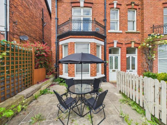 4 Bedroom House Whitby Whitby 104258144