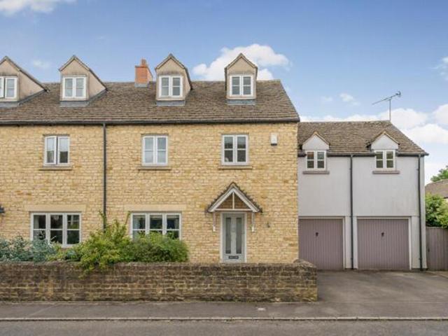 4 Bedroom House Witney Oxfordshire 100917695